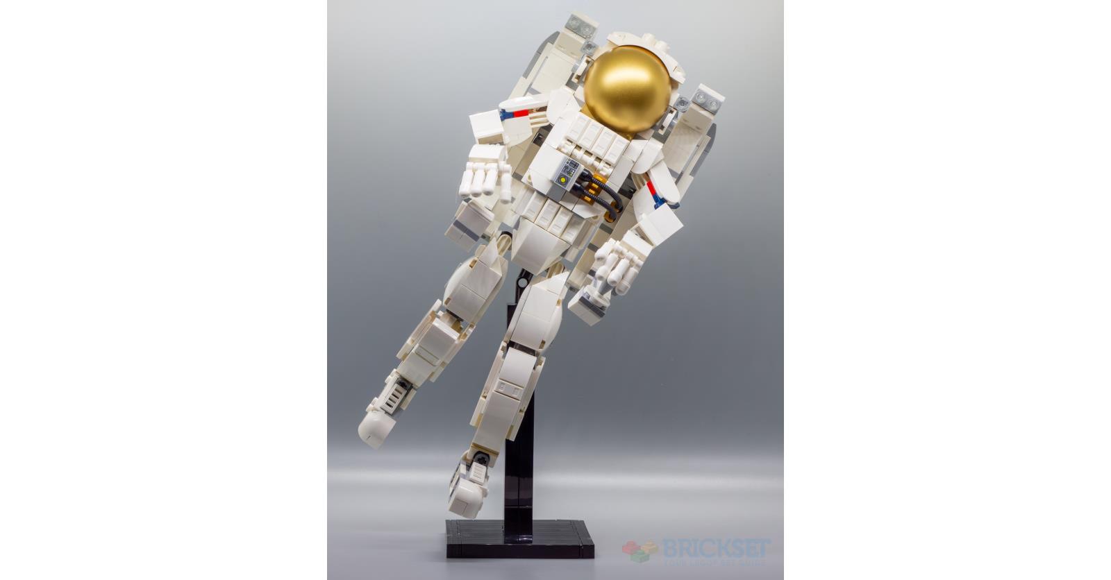 LEGO Creator 31152 Space Astronaut review | Brickset