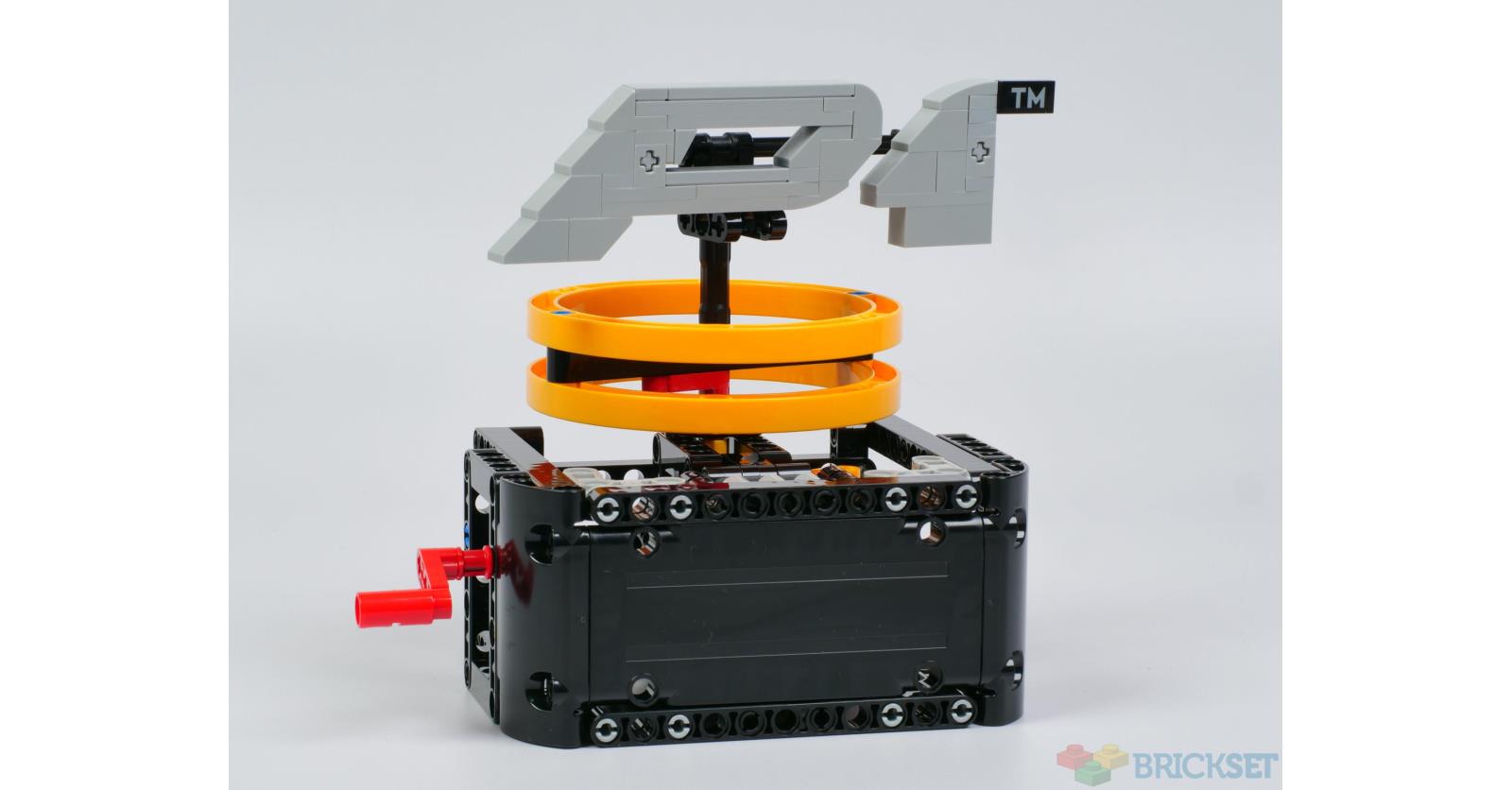 LEGO Technic McLaren P1 logo review | Brickset