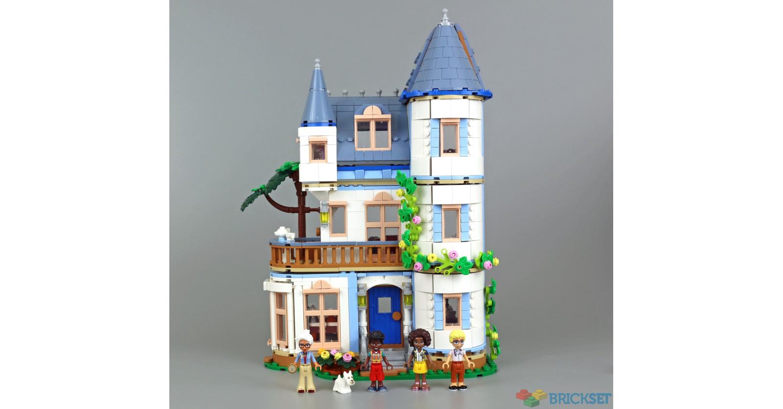 LEGO Friends 42638 Castle Bed and Breakfast review | Brickset