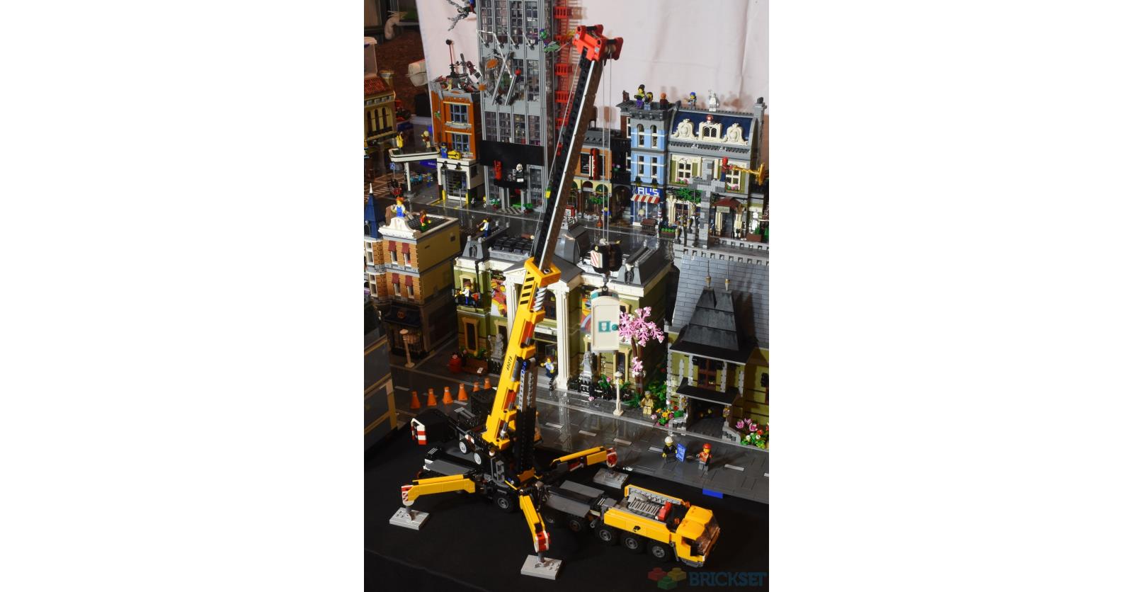 LEGO City 60409 Mobile Construction Crane review | Brickset