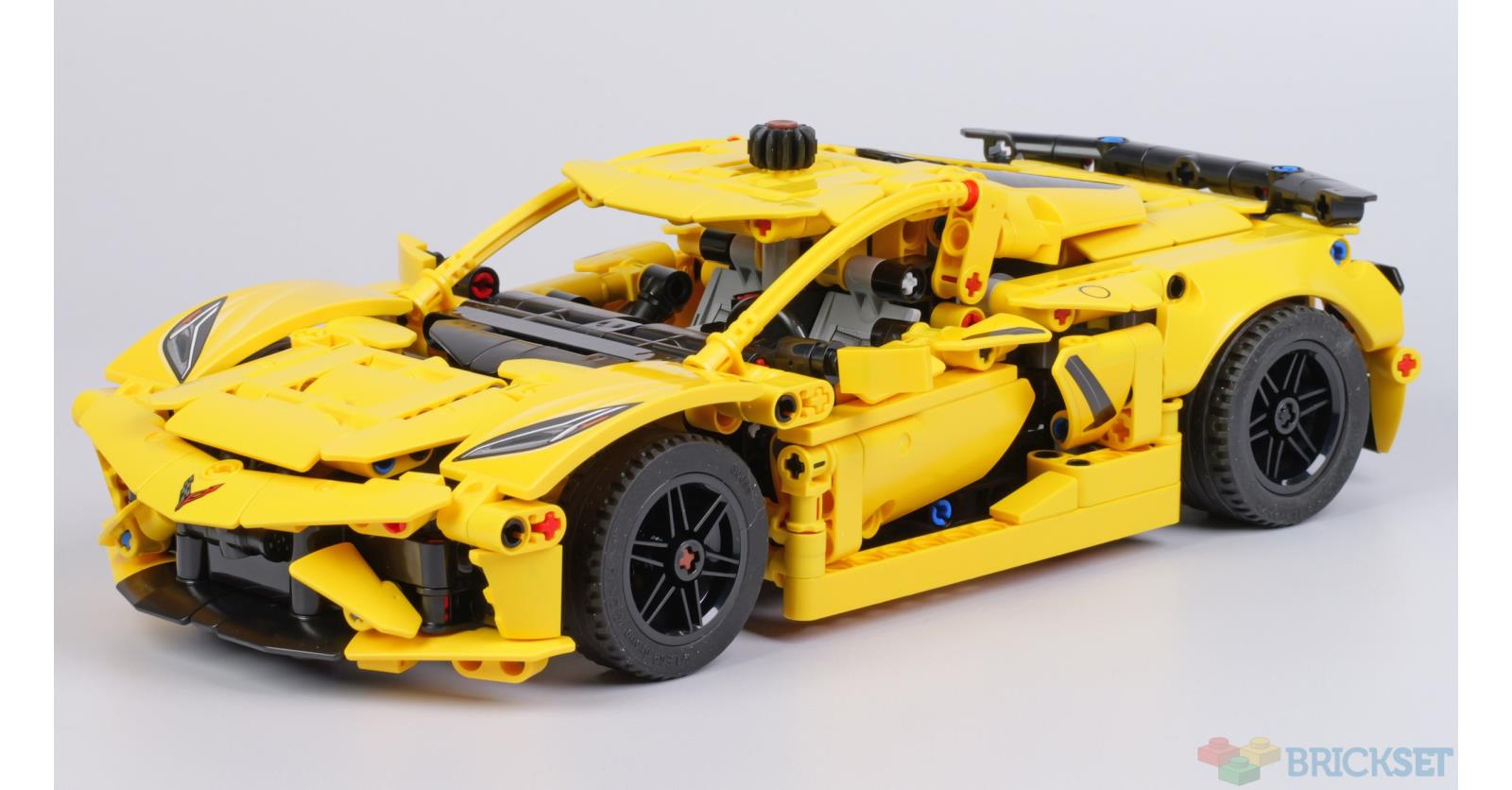 LEGO Technic 42205 Chevrolet Corvette Stingray review | Brickset