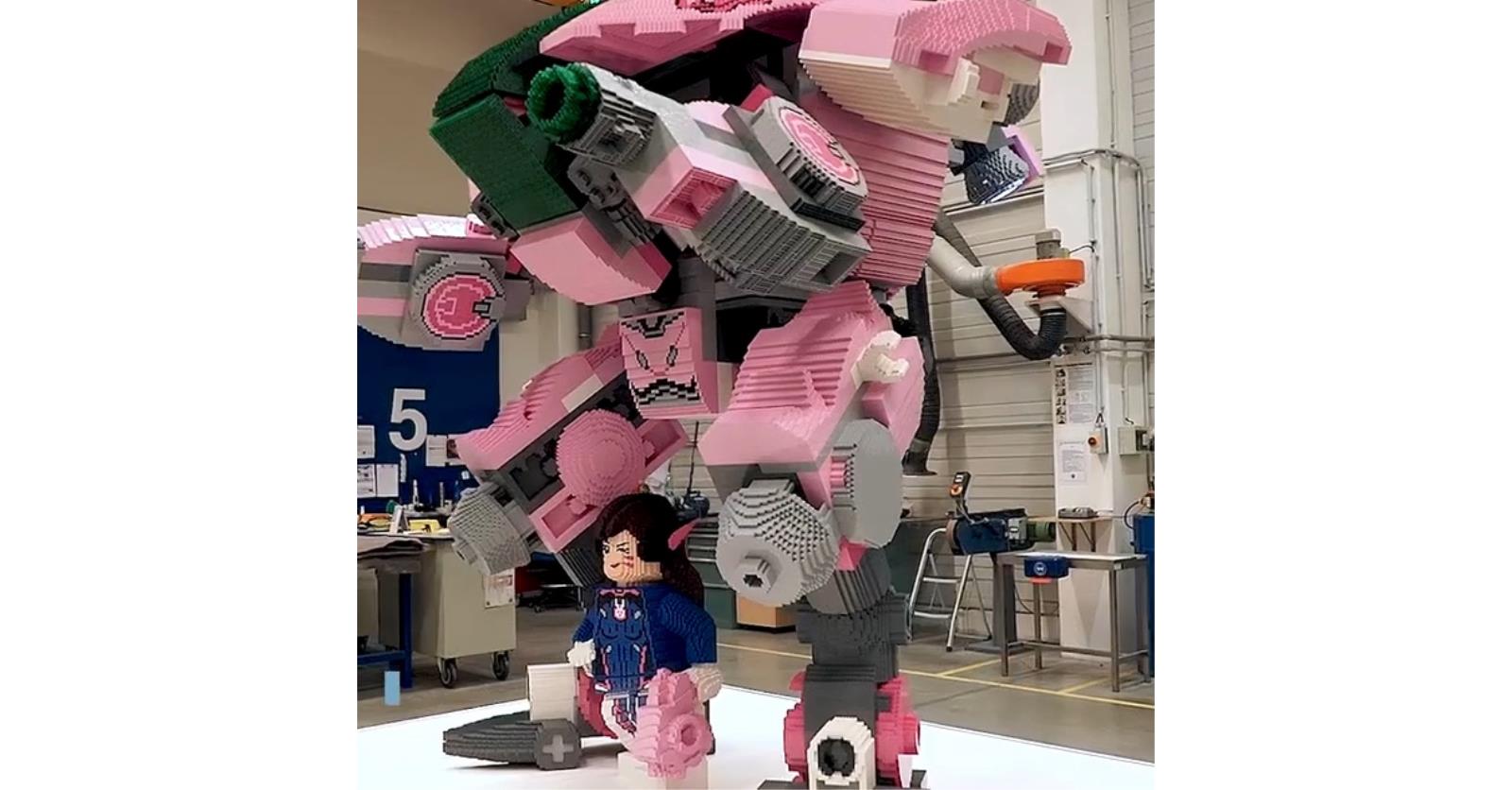 Life-sized Overwatch D.Va model revealed for BlizzCon! | Brickset