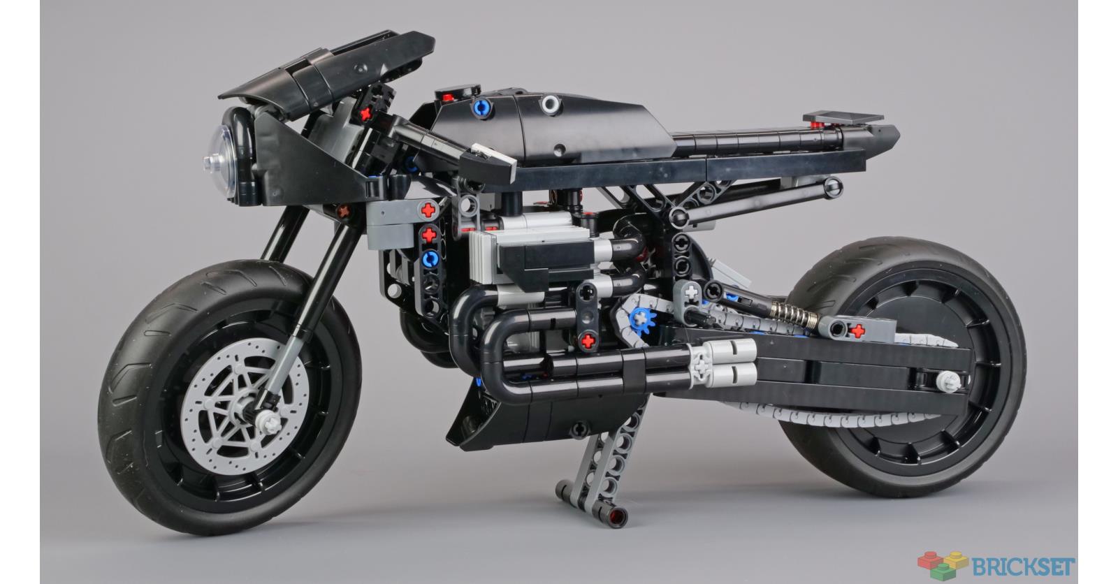LEGO Technic 42155 Batcycle review | Brickset