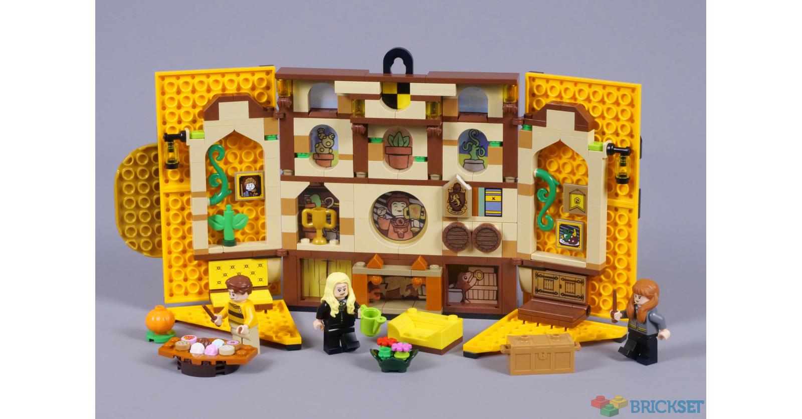 LEGO Harry Potter 76412 Hufflepuff House Banner review | Brickset
