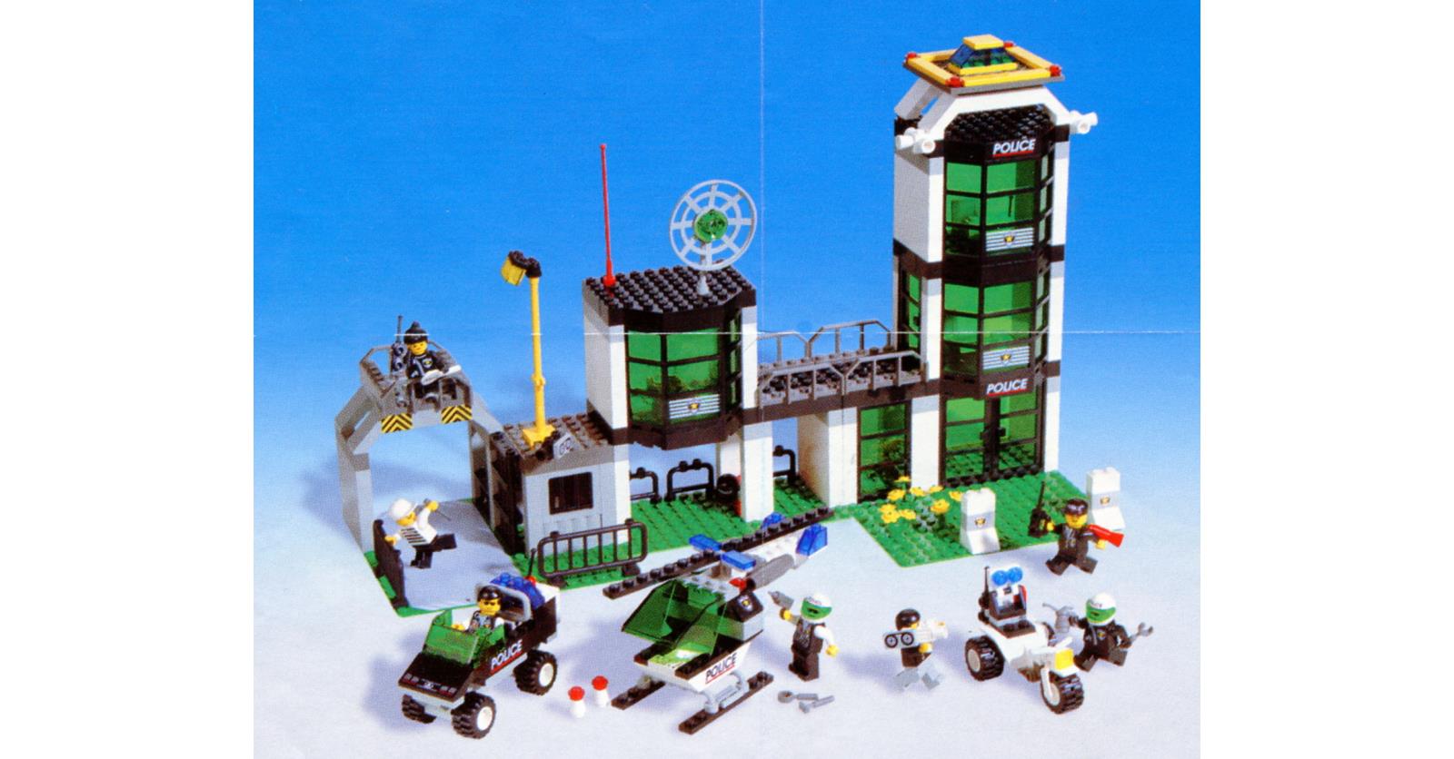 Random set of the day: Command Post Central | Brickset